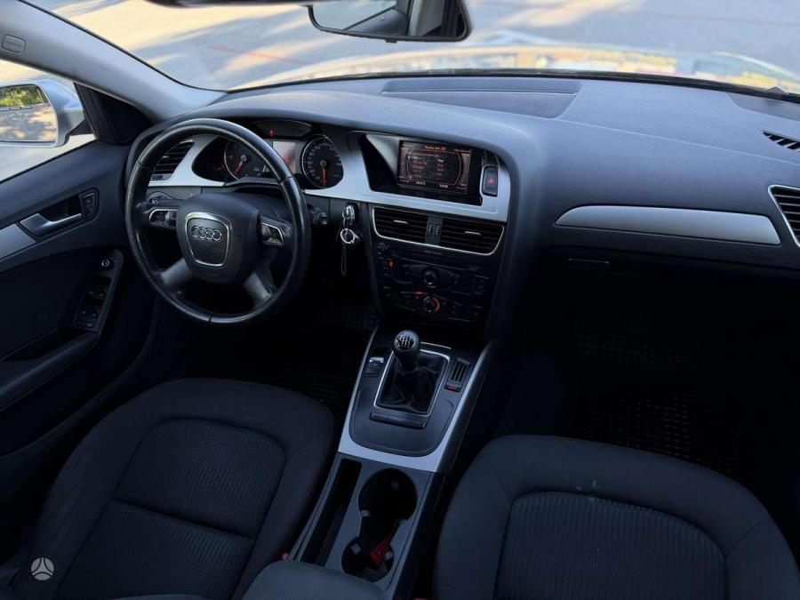 Grey Audi A4 2009 in Rokiskis, with an engine capacity of 1.97 L and mileage of 360 thousand km for 3450 €, photo 18 on AUTOMOTO.COM.LV