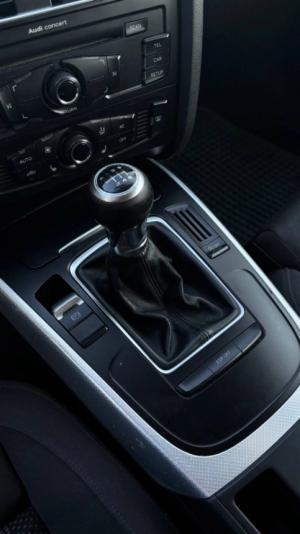 Grey Audi A4 2009 in Riga, with an engine capacity of 2.00 L and mileage of 294 thousand km for 5199 €, photo 15 on AUTOMOTO.COM.LV