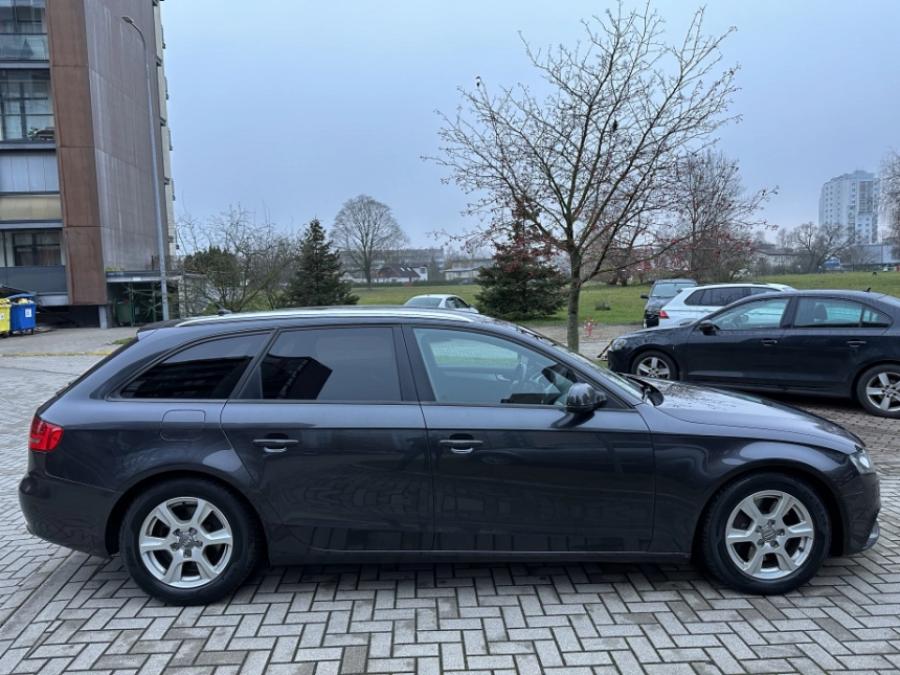 Pelēks Audi A4 2009 Rīga, ar dzinēja tilpumu 2.70 L un nobraukumu 251 tūkst. km par 5290 €, foto 5 vietnē AUTOMOTO.COM.LV