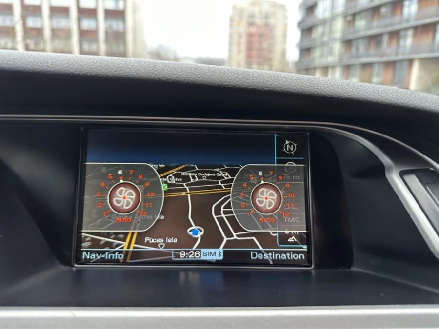 Pelēks Audi A4 2009 Rīga, ar dzinēja tilpumu 2.70 L un nobraukumu 251 tūkst. km par 5290 €, foto 24 vietnē AUTOMOTO.COM.LV