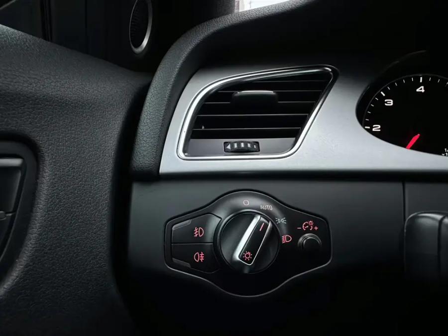 Grey Audi A4 2009 in Riga, with an engine capacity of 2.70 L and mileage of 251 thousand km for 5290 €, photo 31 on AUTOMOTO.COM.LV