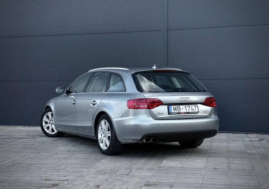Grey Audi A4 2009 in Riga, with an engine capacity of 1.80 L and mileage of 264 thousand km for 3900 €, photo 4 on AUTOMOTO.COM.LV