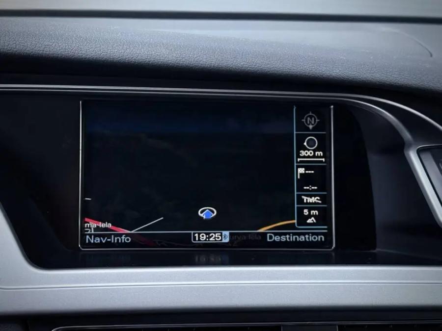 Grey Audi A4 2009 in Riga, with an engine capacity of 1.80 L and mileage of 264 thousand km for 3900 €, photo 13 on AUTOMOTO.COM.LV