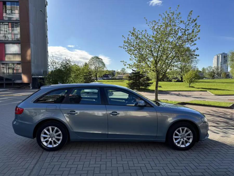 Grey Audi A4 2009 in Riga, with an engine capacity of 2.00 L and mileage of 364 thousand km for 4390 €, photo 5 on AUTOMOTO.COM.LV