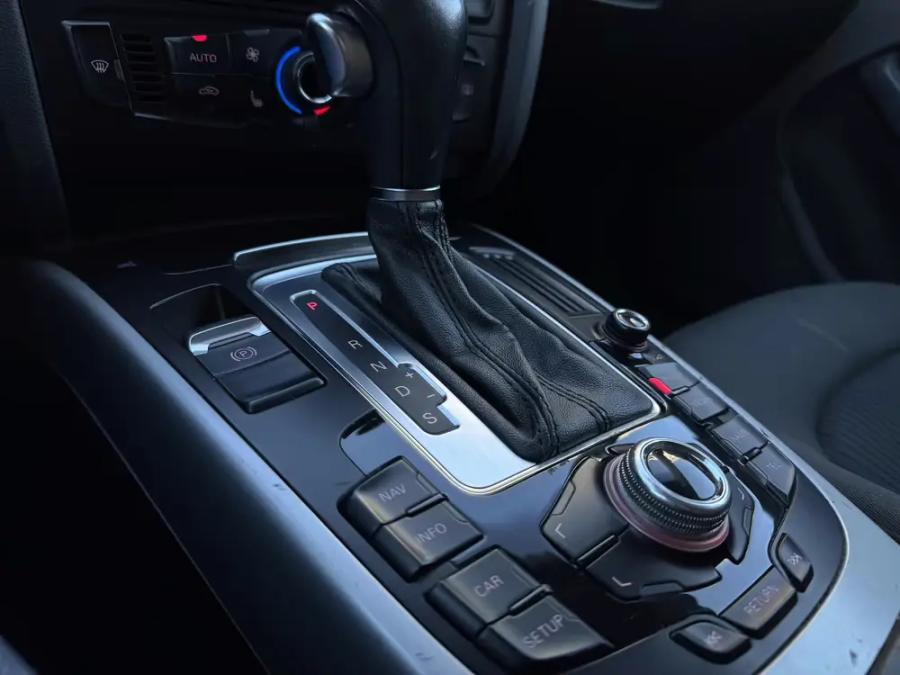 Grey Audi A4 2009 in Riga, with an engine capacity of 2.00 L and mileage of 364 thousand km for 4390 €, photo 21 on AUTOMOTO.COM.LV