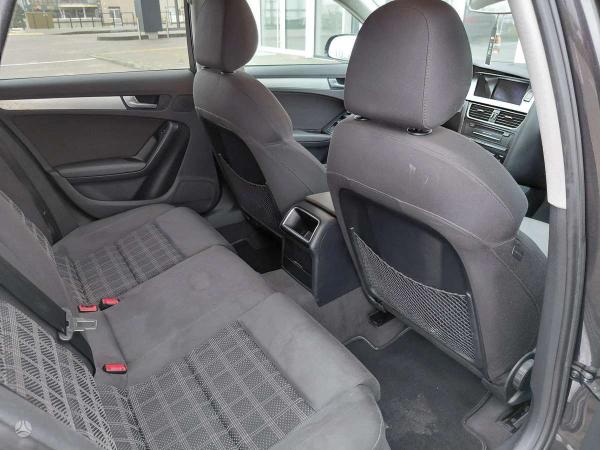 Pelēks Audi A4 2009 Viļņa, ar dzinēja tilpumu 2.70 L un nobraukumu 244 tūkst. km par 5250 €, foto 10 vietnē AUTOMOTO.COM.LV
