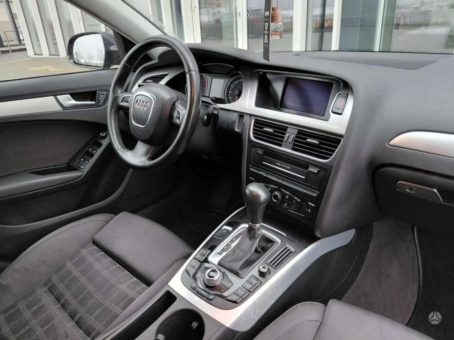 Pelēks Audi A4 2009 Viļņa, ar dzinēja tilpumu 2.70 L un nobraukumu 244 tūkst. km par 5250 €, foto 14 vietnē AUTOMOTO.COM.LV
