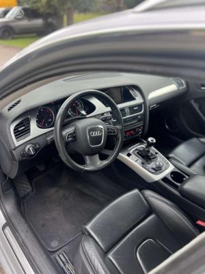 Grey Audi A4 2009 in Utena, with an engine capacity of 1.97 L and mileage of 317 thousand km for 5650 €, photo 12 on AUTOMOTO.COM.LV