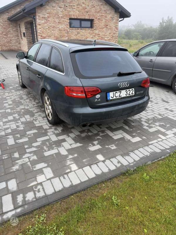 Pelēks Audi A4 2009 Alīta, ar dzinēja tilpumu 1.97 L un nobraukumu 395 tūkst. km par 3500 €, foto 5 vietnē AUTOMOTO.COM.LV