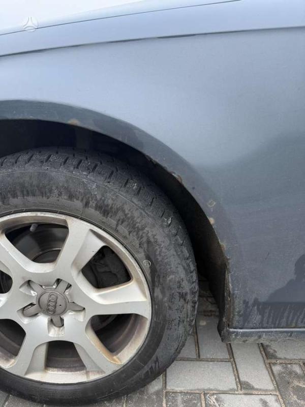 Pelēks Audi A4 2009 Alīta, ar dzinēja tilpumu 1.97 L un nobraukumu 395 tūkst. km par 3500 €, foto 6 vietnē AUTOMOTO.COM.LV