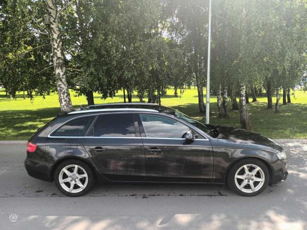 Pelēks Audi A4 2009 Telšiai, ar dzinēja tilpumu 1.97 L un nobraukumu 300 tūkst. km par 4950 €, foto 3 vietnē AUTOMOTO.COM.LV