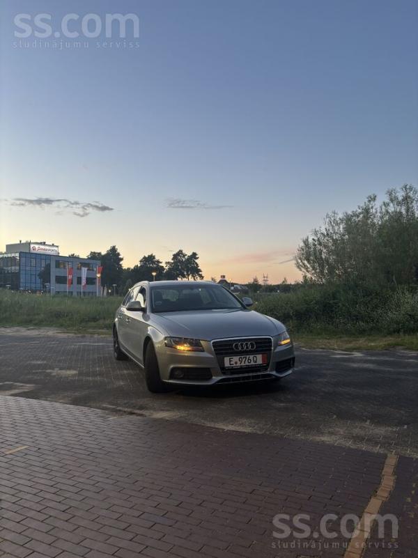 Grey Audi A4 2009 in Riga, with an engine capacity of 2.00 L and mileage of 246 thousand km for 6000 €, photo 3 on AUTOMOTO.COM.LV