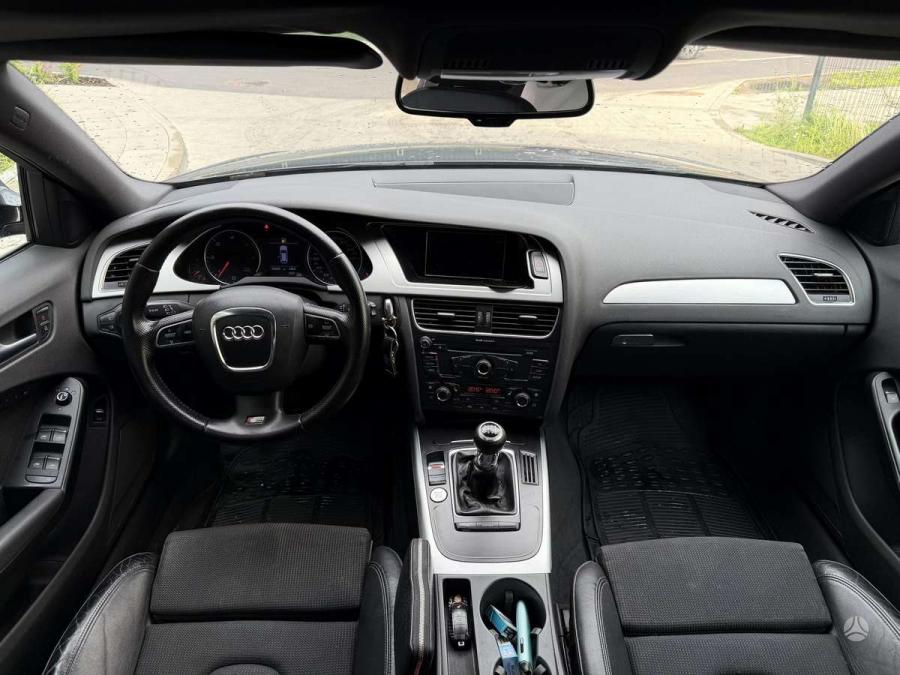 Grey Audi A4 2009 in Kaunas, with an engine capacity of 1.99 L and mileage of 324 thousand km for 5800 €, photo 6 on AUTOMOTO.COM.LV