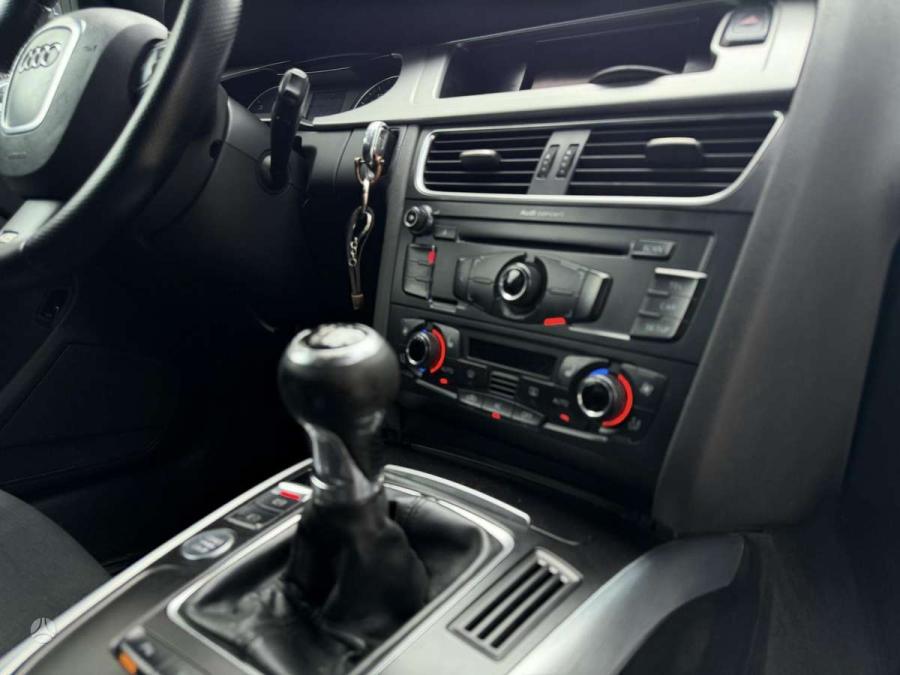 Grey Audi A4 2009 in Kaunas, with an engine capacity of 1.99 L and mileage of 324 thousand km for 5800 €, photo 11 on AUTOMOTO.COM.LV