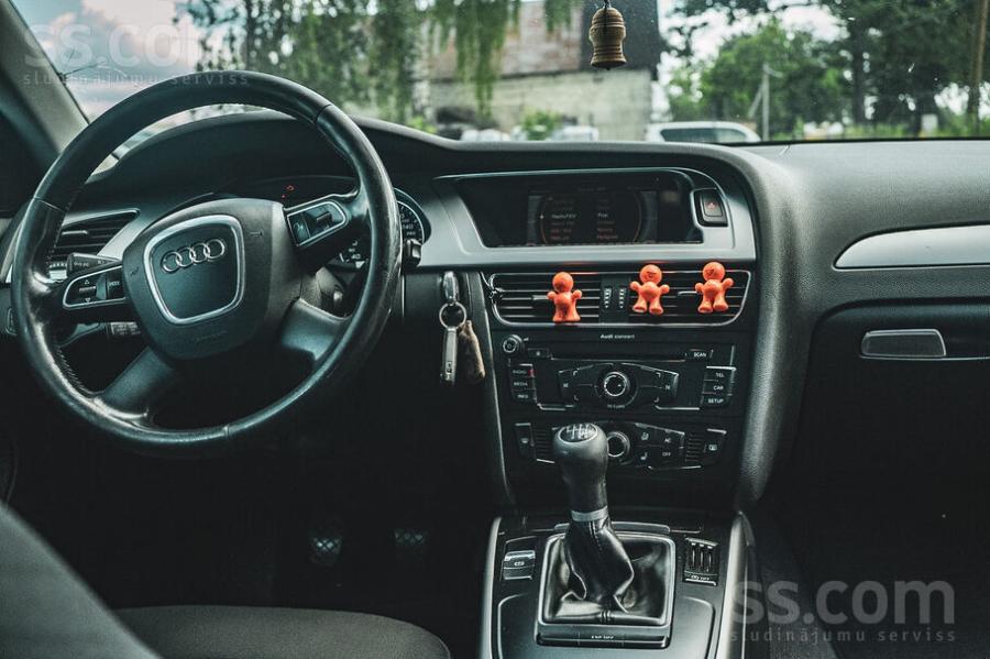 Pelēks Audi A4 2009 Rīga, ar dzinēja tilpumu 2.00 L un nobraukumu 0 tūkst. km par 3890 €, foto 26 vietnē AUTOMOTO.COM.LV