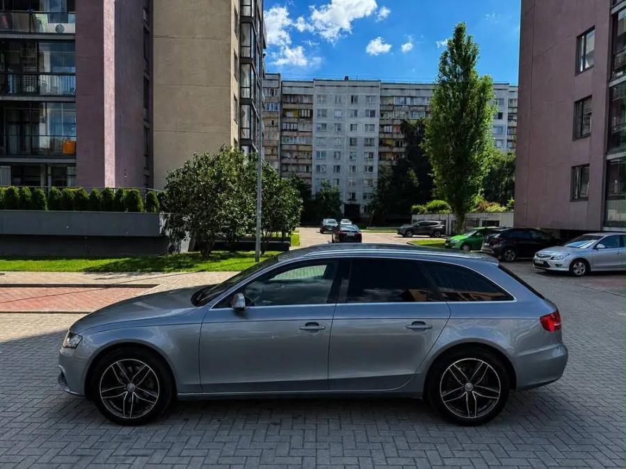 Pelēks Audi A4 2009 Rīga, ar dzinēja tilpumu 2.00 L un nobraukumu 347 tūkst. km par 3990 €, foto 4 vietnē AUTOMOTO.COM.LV
