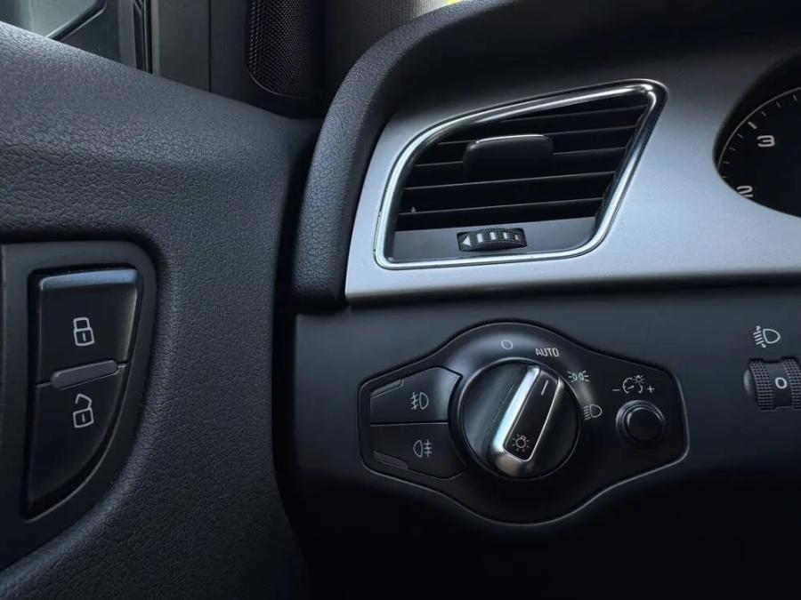 Pelēks Audi A4 2009 Rīga, ar dzinēja tilpumu 2.00 L un nobraukumu 347 tūkst. km par 3990 €, foto 20 vietnē AUTOMOTO.COM.LV