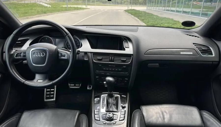 Pelēks Audi A4 2009 Rēzekne, ar dzinēja tilpumu 3.00 L un nobraukumu 268 tūkst. km par 6990 €, foto 11 vietnē AUTOMOTO.COM.LV