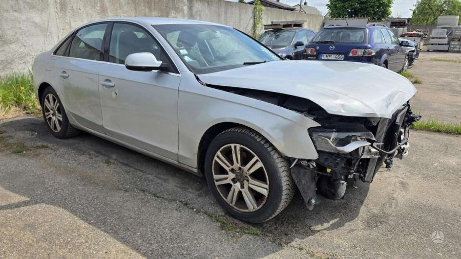 Grey Audi A4 2009 in Panevezys, with an engine capacity of 2.97 L and mileage of 211 thousand km for 2500 €, photo 4 on AUTOMOTO.COM.LV