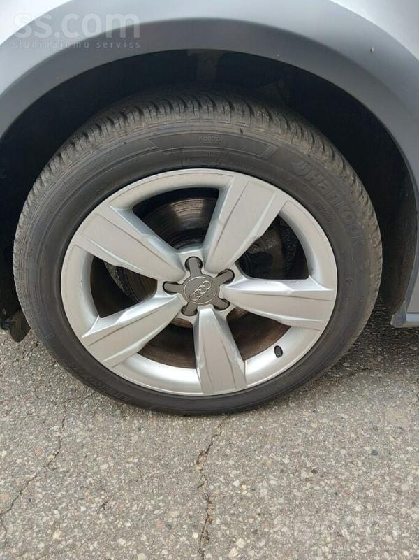 Audi A4 2009 in Kuldiga on AUTOMOTO.COM.LV Grey Audi A4 2009 in Kuldiga, with an engine capacity of 2.00 L and mileage of 188 thousand km for 7900 €, photo 8 on AUTOMOTO.COM.LV