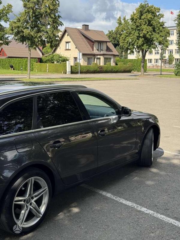 Grey Audi A4 2009 in Skuodas, with an engine capacity of 1.97 L and mileage of 265 thousand km for 4950 €, photo 5 on AUTOMOTO.COM.LV