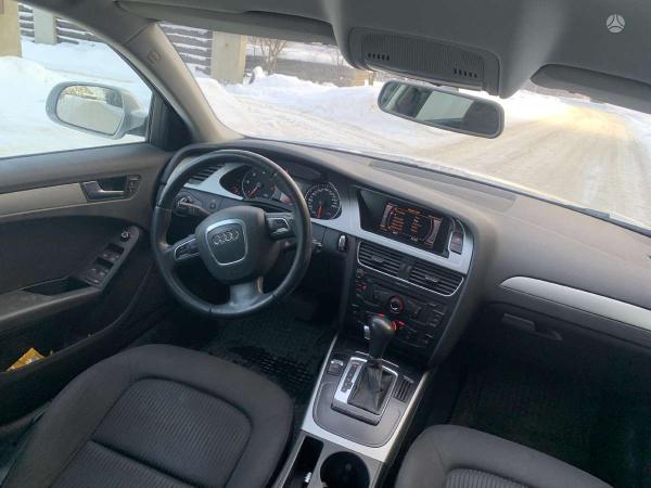 Pelēks Audi A4 2010 Viļņa, ar dzinēja tilpumu 2.70 L un nobraukumu 390 tūkst. km par 3530 €, foto 4 vietnē AUTOMOTO.COM.LV
