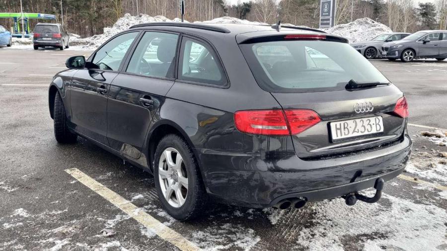 Grey Audi A4 2010 in Vilnius, with an engine capacity of 1.97 L and mileage of 256 thousand km for 5750 €, photo 4 on AUTOMOTO.COM.LV