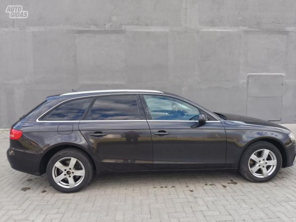Pelēks Audi A4 2010 Jurbarkas, ar dzinēja tilpumu 2.00 L un nobraukumu 275 tūkst. km par 4600 €, foto 4 vietnē AUTOMOTO.COM.LV