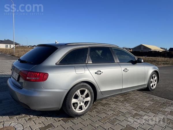 Pelēks Audi A4 2010 Rīga, ar dzinēja tilpumu 2.00 L un nobraukumu 350 tūkst. km par 4700 €, foto 3 vietnē AUTOMOTO.COM.LV