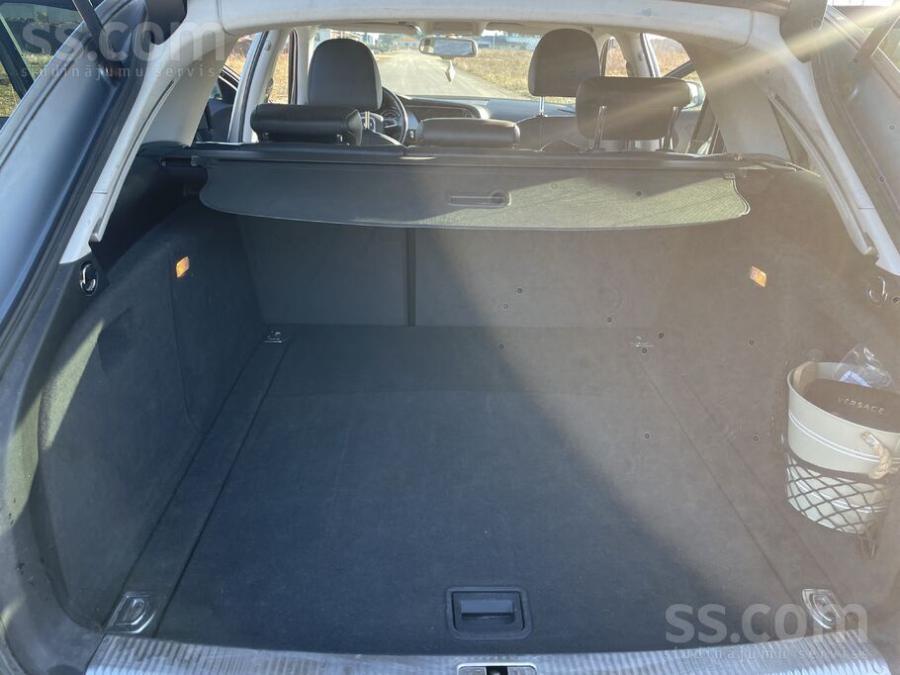 Grey Audi A4 2010 in Riga, with an engine capacity of 2.00 L and mileage of 350 thousand km for 4700 €, photo 10 on AUTOMOTO.COM.LV