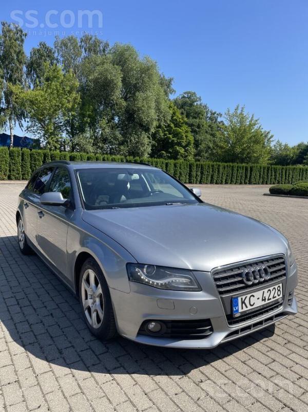 Pelēks Audi A4 2010 Rīga, ar dzinēja tilpumu 2.00 L un nobraukumu 350 tūkst. km par 4500 €, foto 1 vietnē AUTOMOTO.COM.LV