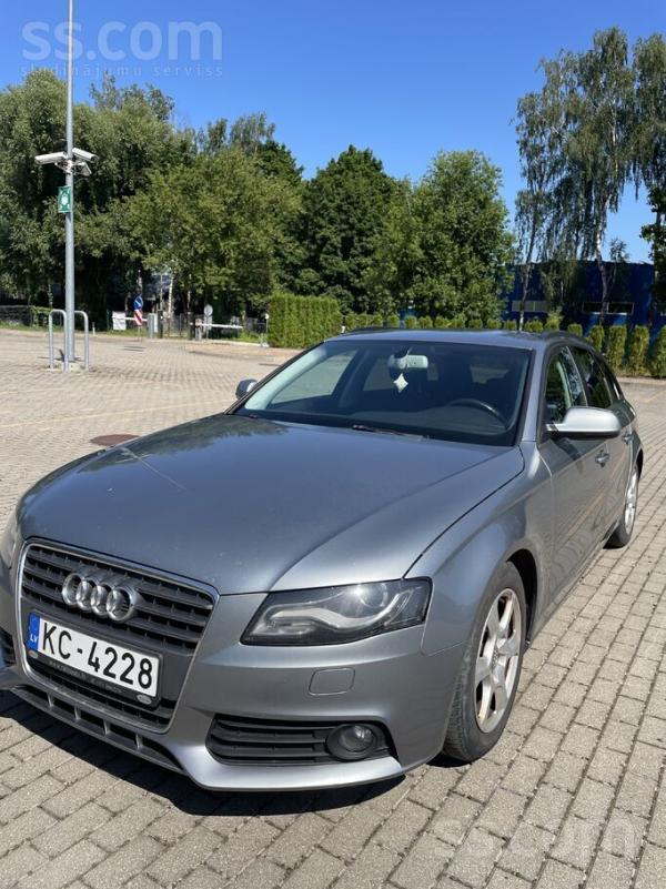 Pelēks Audi A4 2010 Rīga, ar dzinēja tilpumu 2.00 L un nobraukumu 350 tūkst. km par 4500 €, foto 2 vietnē AUTOMOTO.COM.LV