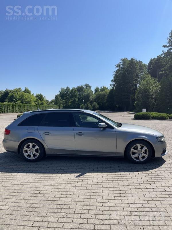 Pelēks Audi A4 2010 Rīga, ar dzinēja tilpumu 2.00 L un nobraukumu 350 tūkst. km par 4500 €, foto 3 vietnē AUTOMOTO.COM.LV