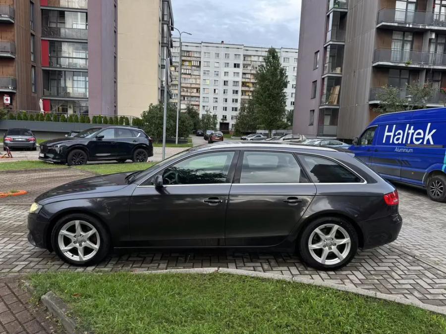 Grey Audi A4 2010 in Riga, with an engine capacity of 2.00 L and mileage of 206 thousand km for 5290 €, photo 4 on AUTOMOTO.COM.LV