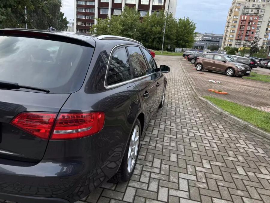 Grey Audi A4 2010 in Riga, with an engine capacity of 2.00 L and mileage of 206 thousand km for 5290 €, photo 7 on AUTOMOTO.COM.LV