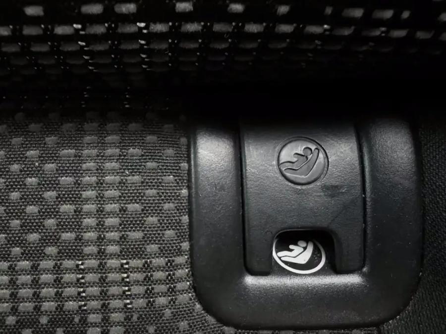 Grey Audi A4 2010 in Riga, with an engine capacity of 2.00 L and mileage of 206 thousand km for 5290 €, photo 18 on AUTOMOTO.COM.LV