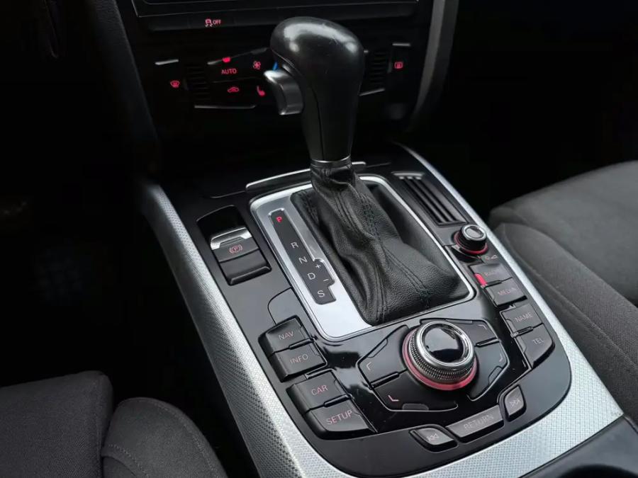 Grey Audi A4 2010 in Riga, with an engine capacity of 2.00 L and mileage of 206 thousand km for 5290 €, photo 19 on AUTOMOTO.COM.LV
