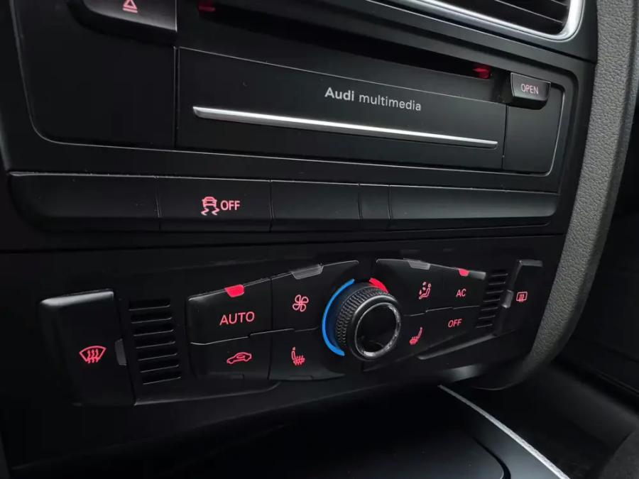 Grey Audi A4 2010 in Riga, with an engine capacity of 2.00 L and mileage of 206 thousand km for 5290 €, photo 20 on AUTOMOTO.COM.LV