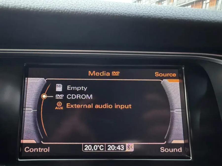 Grey Audi A4 2010 in Riga, with an engine capacity of 2.00 L and mileage of 206 thousand km for 5290 €, photo 22 on AUTOMOTO.COM.LV