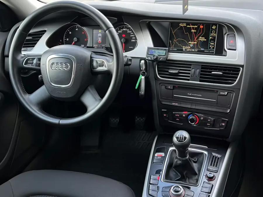 Grey Audi A4 2010 in Jekabpils, with an engine capacity of 2.00 L and mileage of 202 thousand km for 6500 €, photo 21 on AUTOMOTO.COM.LV