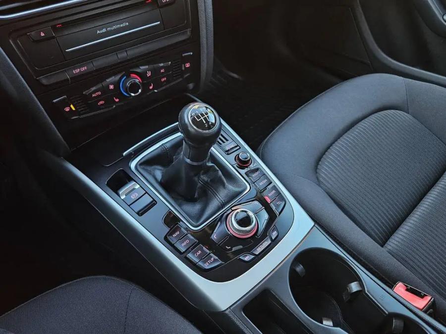Pelēks Audi A4 2010 Jēkabpils, ar dzinēja tilpumu 2.00 L un nobraukumu 265 tūkst. km par 6290 €, foto 20 vietnē AUTOMOTO.COM.LV
