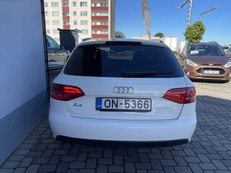 Grey Audi A4 2010 in Talsi, with an engine capacity of 2.00 L and mileage of 306 thousand km for 4900 €, photo 5 on AUTOMOTO.COM.LV