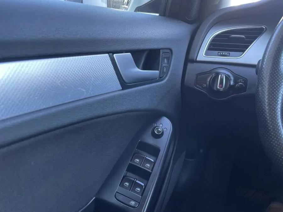 Grey Audi A4 2010 in Talsi, with an engine capacity of 2.00 L and mileage of 306 thousand km for 4900 €, photo 13 on AUTOMOTO.COM.LV