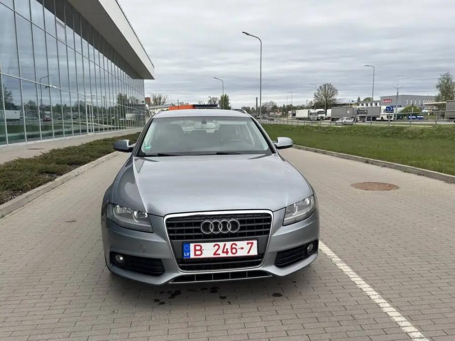 Pelēks Audi A4 2010 Rēzekne, ar dzinēja tilpumu 2.00 L un nobraukumu 254 tūkst. km par 6500 €, foto 3 vietnē AUTOMOTO.COM.LV