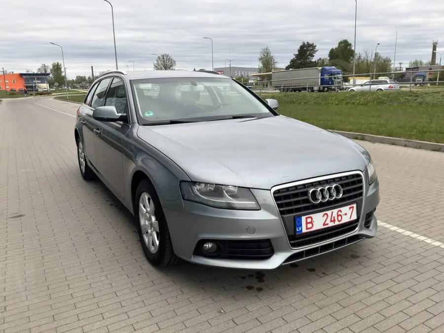 Pelēks Audi A4 2010 Rēzekne, ar dzinēja tilpumu 2.00 L un nobraukumu 254 tūkst. km par 6500 €, foto 4 vietnē AUTOMOTO.COM.LV