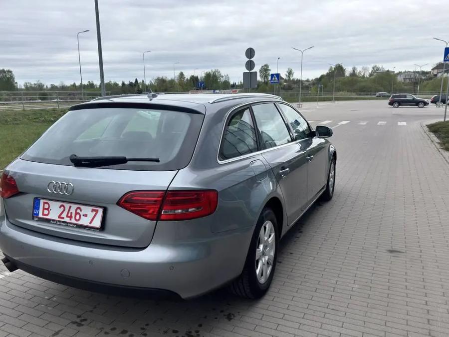 Pelēks Audi A4 2010 Rēzekne, ar dzinēja tilpumu 2.00 L un nobraukumu 254 tūkst. km par 6500 €, foto 6 vietnē AUTOMOTO.COM.LV