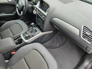 Pelēks Audi A4 2010 Jēkabpils, ar dzinēja tilpumu 2.00 L un nobraukumu 357 tūkst. km par 6190 €, foto 23 vietnē AUTOMOTO.COM.LV