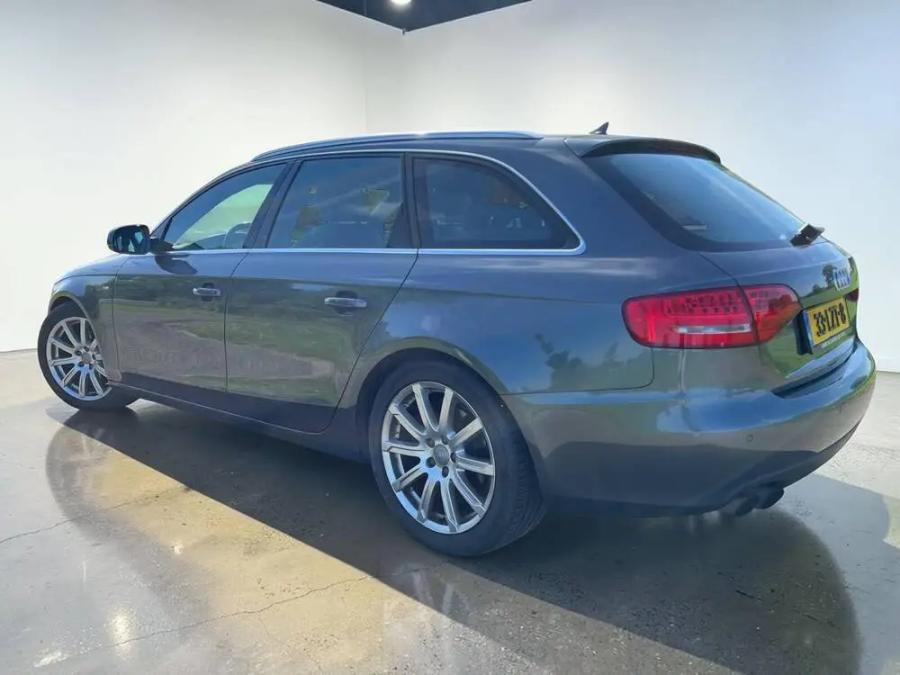 Grey Audi A4 2010 in Jurmala, with an engine capacity of 1.80 L and mileage of 266 thousand km for 5450 €, photo 7 on AUTOMOTO.COM.LV