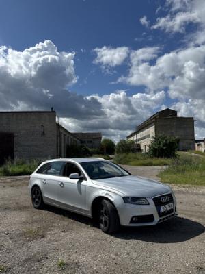 Pelēks Audi A4 2010 Kohtla-Jerve, ar dzinēja tilpumu 0.00 L un nobraukumu 384 tūkst. km par 2600 €, foto 3 vietnē AUTOMOTO.COM.LV