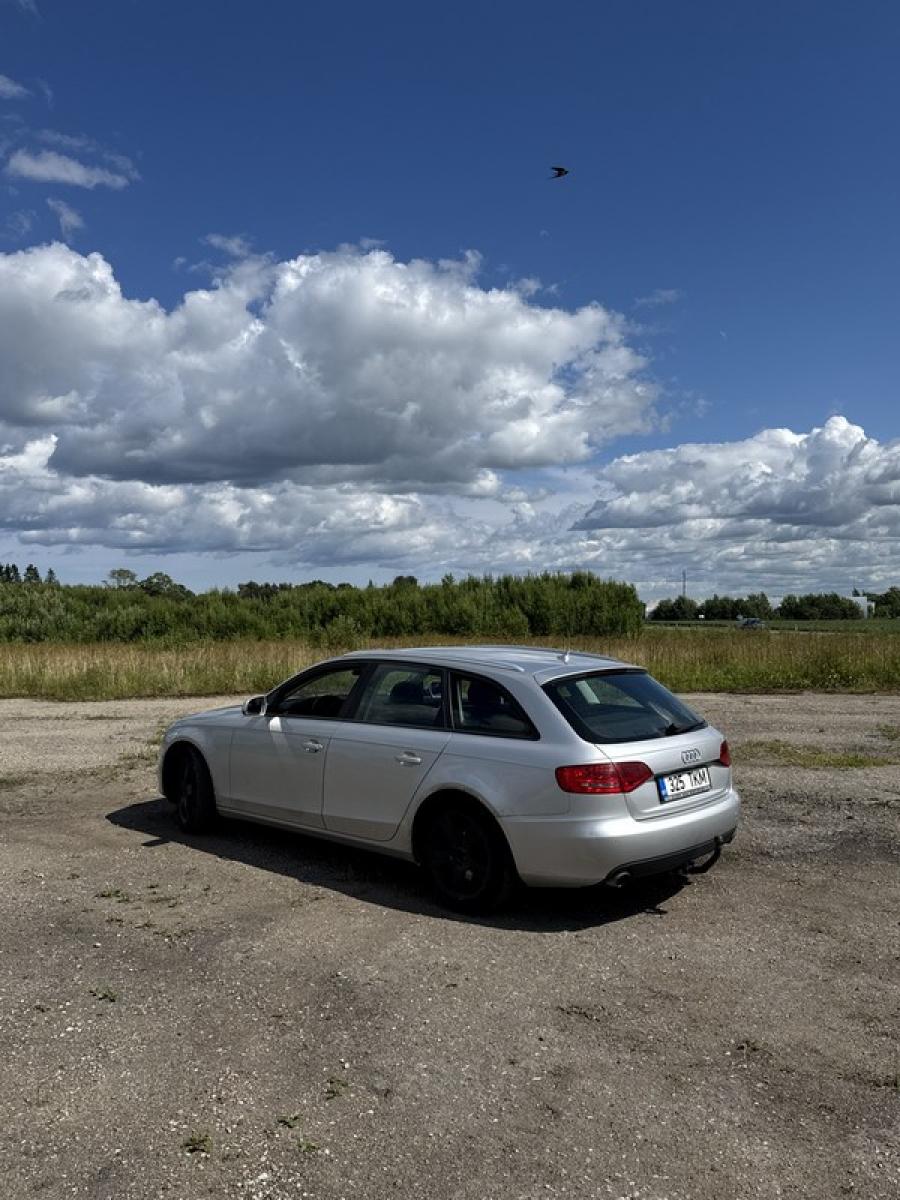 Pelēks Audi A4 2010 Kohtla-Jerve, ar dzinēja tilpumu 0.00 L un nobraukumu 384 tūkst. km par 2600 €, foto 12 vietnē AUTOMOTO.COM.LV